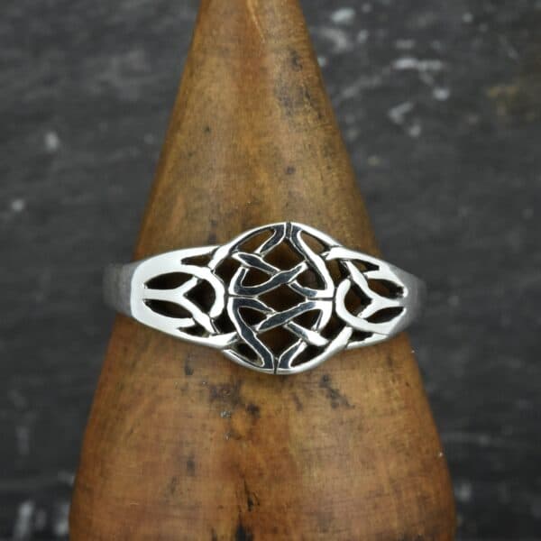 Traditional Celtic Knot Ring - Royal Mile Silver